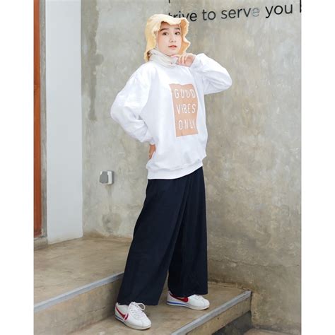 Jual Sweater Putih Bahan Flecee Tebal Premium Switer Wanita Terbaru