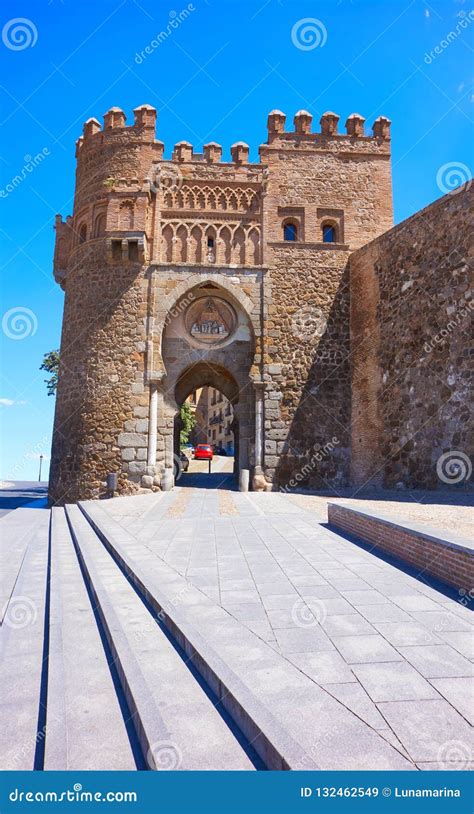 Porta De Toledo Puerta Del Sol Na Espanha Imagem De Stock Imagem De