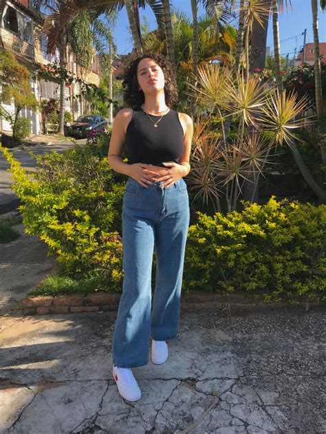 Pin By 🧿 Selnaaa 🧿 On Ouftits Short Curly Haircuts Curly Hair Cuts Fashion