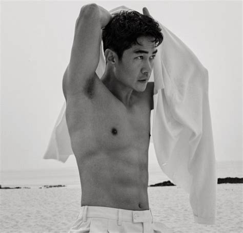 배정남 하이컷 화보 비하인드 컷 공개탄탄한 몸매 스타일m