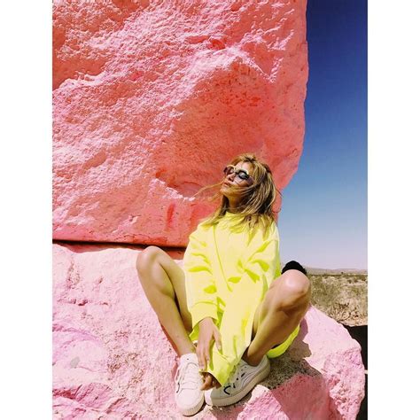 Instagram ローラ Instagram