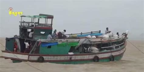 ကျောက်ဖြူတွင်အမျိုးသမီးများအပါအဝင် ၂၃ ဦးကို စစ်ရေယာဉ်မှဖမ်းဆီး နိုင