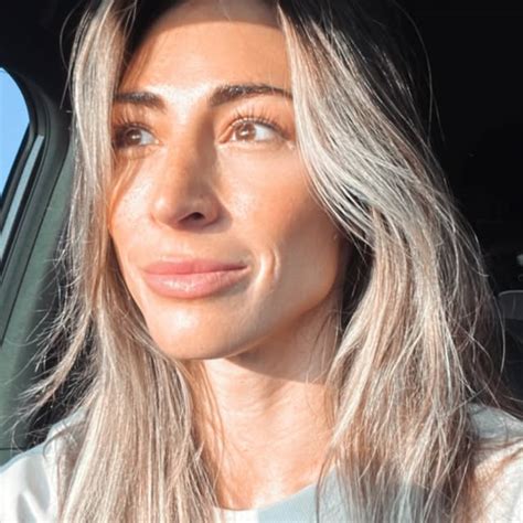 Leigha Leighamac On Threads