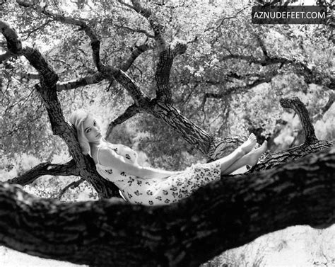 LinnÉ Ahlstrand Feet Aznudefeet