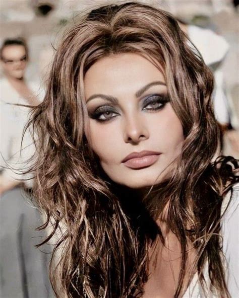 Pin By Carmelina Diliberto On Sofia Loren In 2025 Italian Hairstyles Woman Sophia Loren Photo