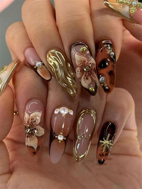 24개 Y2k 긴 아몬드 3d 젤네일은 꽃 네일 디자인 프렌치 팁 프레스온 네일 중간 세 차원 합금 크로스 장식으로 진주 디자인이 완벽하게 어울리는 아크릴 가짜 네일 세트