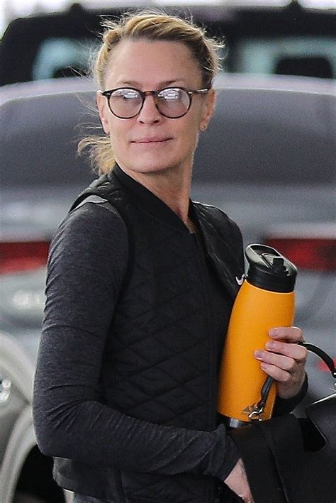 Robin Wright Goes Makeup Free And Wears Leggings In Beverly Hills