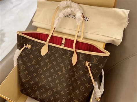 Classic Lv Before Each Shipment We Will Take A Photo Of The Customer