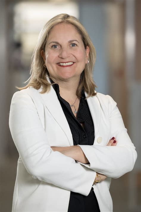 Les Galeries Lafayette Nomment Emmanuelle Greth à La Direction Rh Et Développement Durable