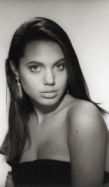 Angelina Jolie Young Model