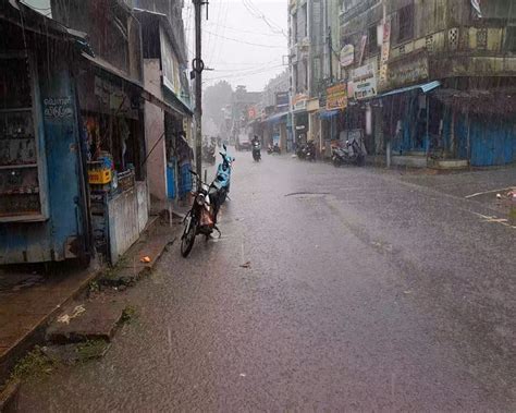 Thiruvarur Thiyagarajar Big Temple Rain Water Heavy Rain Tnn திருவாரூர் தியாகராஜர் கோயிலில்