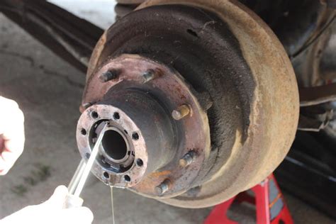 69 Chevy C20 Ho52 Full Floating Rear End Drum Brake Removal
