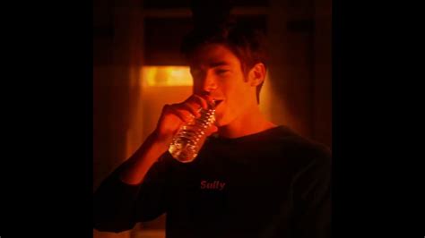 I Cant Stop Listening To This Song Barry Allen • Sex Sounds Theflash Dc Edit Shorts