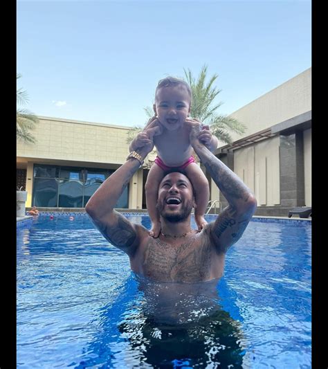 Foto Gabriella Gaspar Criticou Neymar Dizendo Que Ele Tem Dois Filhos