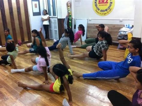 Regular Dance Classes Hip Hop Dance Training Services Er2 Academy Mumbai Id 18335642830