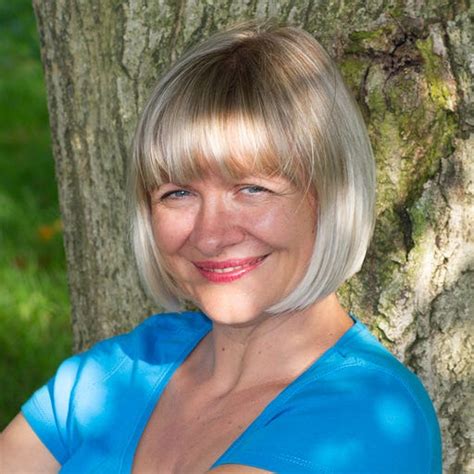 About Hana Cassi Medium