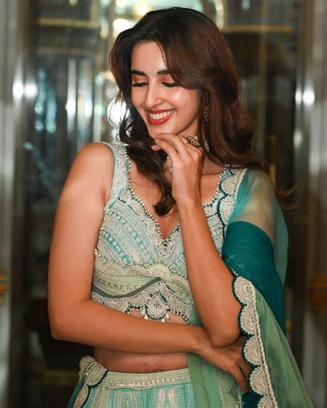 Simrat Kaur సిమ్రత్ కౌర్ గ్లామర్ జాతర కుర్రకారు విల విల