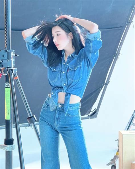 워터밤 여신 권은비 섹시미 벗고 청청패션 청량미 방출