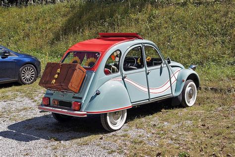 This Citroen 2cv Has Been Given The Picasso Treatment Artofit
