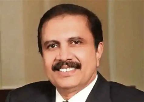 Azad Moopen इस व्यक्ति ने कैसे शून्य से शुरुआत कर बनाया 38 हज़ार करोड़ का साम्राज्य