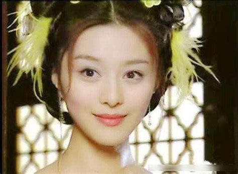 范冰冰18岁剧照，比现在瘦很多也清纯很多范冰冰清纯整容新浪新闻