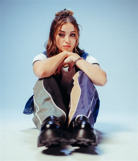 Rising Pop Star Rachel Grae Releases Emotional Video For Single “right Person Right Time”