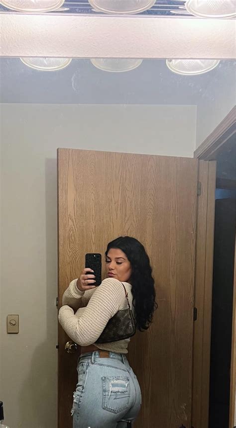 She Knows That Body Is Fine Rwhitegirlbeauty