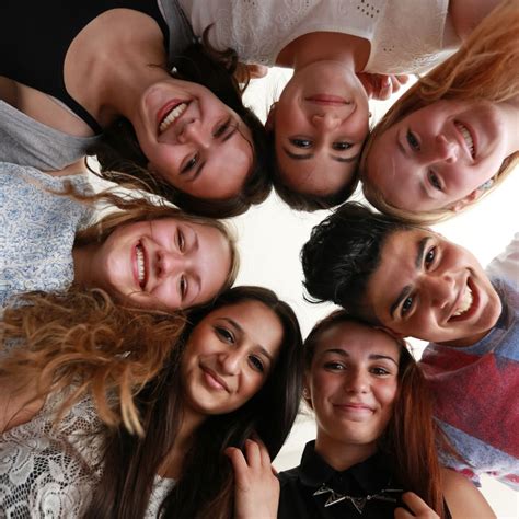 Au Collegelyceelafayettenice Nous Croyons Que Lamitié Est Un