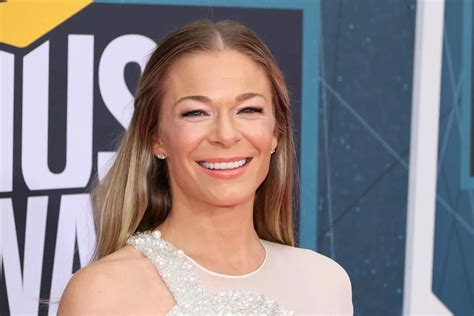 Leann Rimes Shows Off Toned Bikini Bod In Beach Yoga Photo Op