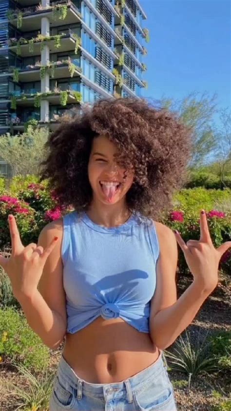 Curly Hair Style Inspiration