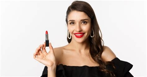 8 Best Mac Nude Lipsticks — A Must Have Range In 2025