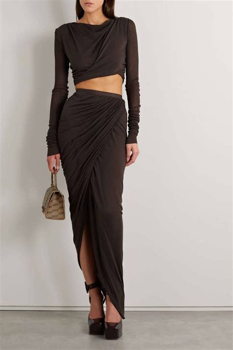 Fashion Fatigue Had Me Until These Exciting Pieces Showed Up Fashion Classy Skirts Crop Top