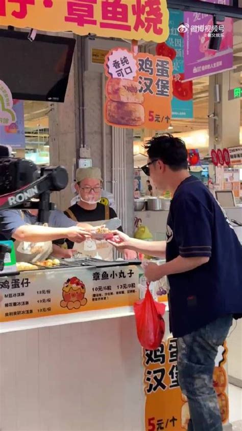 潘玮柏主动加盟《炙热游戏：百厨大战》，美食热情带动节目氛围潘玮柏炙热游戏：百厨大战路透新浪新闻