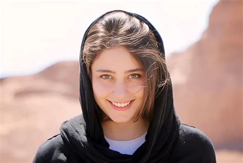 بیوگرافی سها نیاستی بازیگر نوظهور سریال آکتور تصاویر جذاب