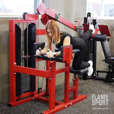 Glute Kickback Machine