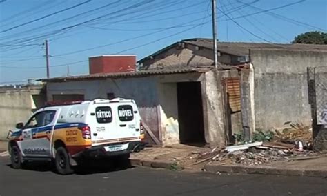 Mulher é Encontrada Morta Em Avançado Estado De Decomposição Em Mg