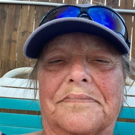 Debbie Roberson Droberson197 • Threads Say More