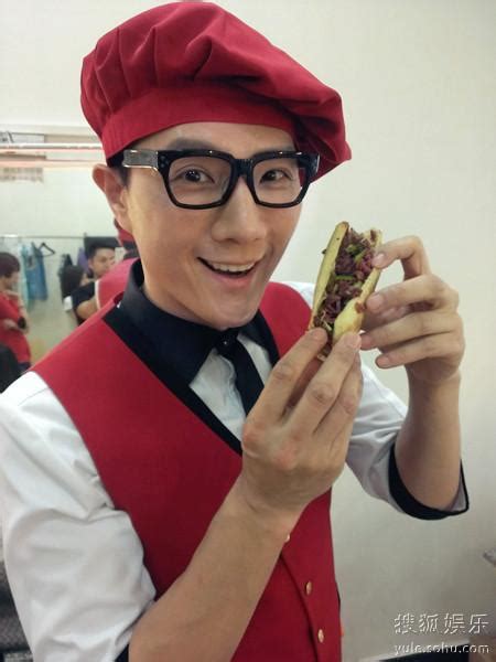 蒋伟文《厨类拔萃》展厨艺 型男主厨最佳代表 搜狐娱乐