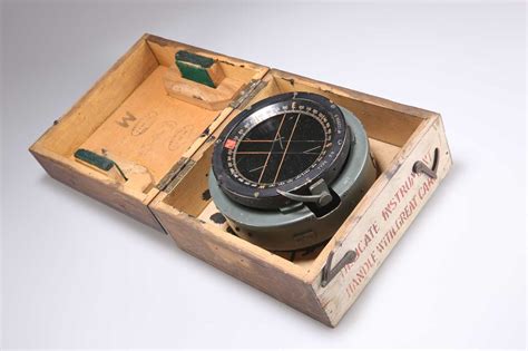 Lot 122 An Air Ministry Type P8 Compass