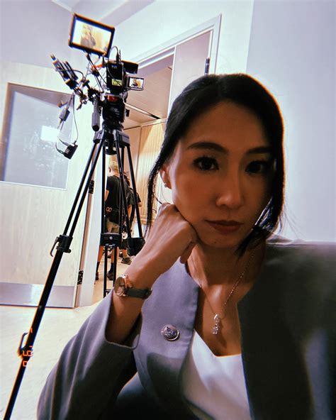 莊韻澄xeniachong 🖤🖤🖤 陳丹心本身就是比較dark的存在 翻看所有屬於陳姑娘的劇照 沒有一張是有正能存在的😏 送上醫院所拍的