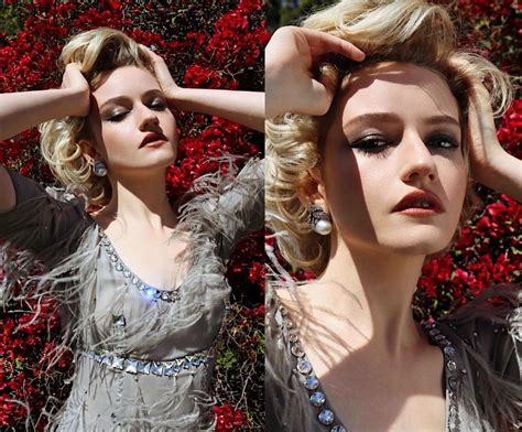 Julia Garner Is Such An Underrated Cutie Scrolller