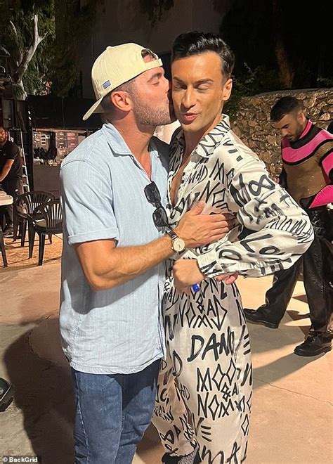 Zac Efron Boyfriend