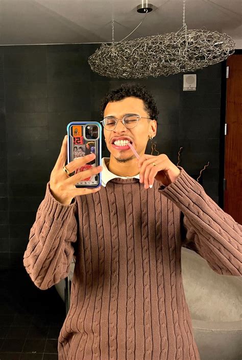 Uriah On Twitter Show Us A Picture Of You Wearing Glasses Because You Need Them To See 🙃