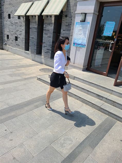 202006061033560 Asian Candid Mature Sexy Woman Heels Sk Flickr