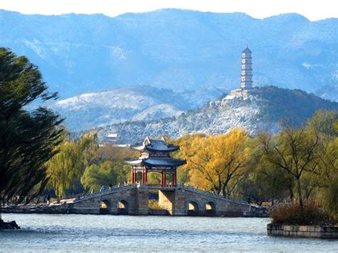 颐和园玉泉山玉泉山风景区大山谷图库