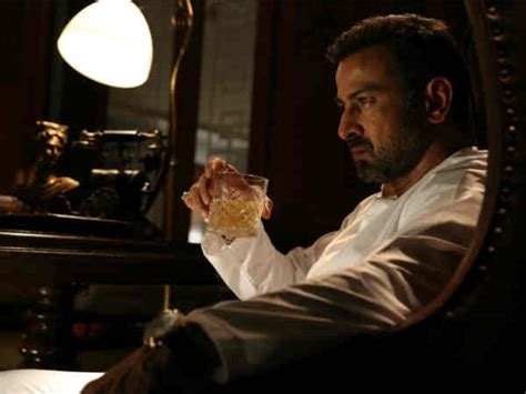 Kaabil Movie Review Story Plot And Rating Starring Hrithik Roshan