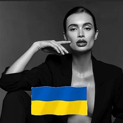 Галина Науменко Galyna Naumenko • Threads Say More