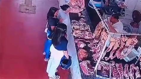 Adolescente De 15 Anos é Esfaqueada Pela Madrasta Após Audiência De