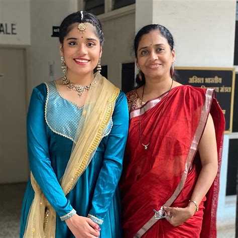 Suhani Bhat Suhani Dancevoyager • Instagram Photos And Videos