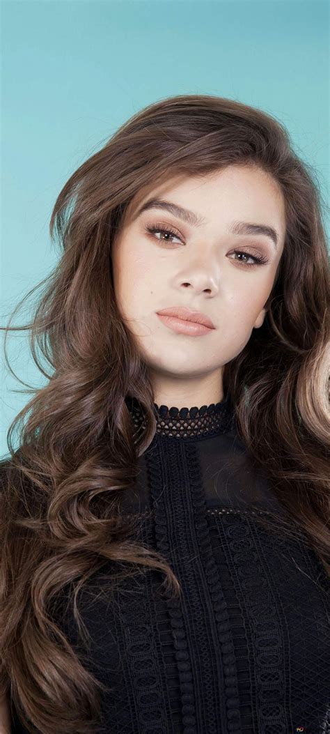 Hailee Steinfeld Alicia Canter Fotoshoot 4k Achtergrond Downloaden